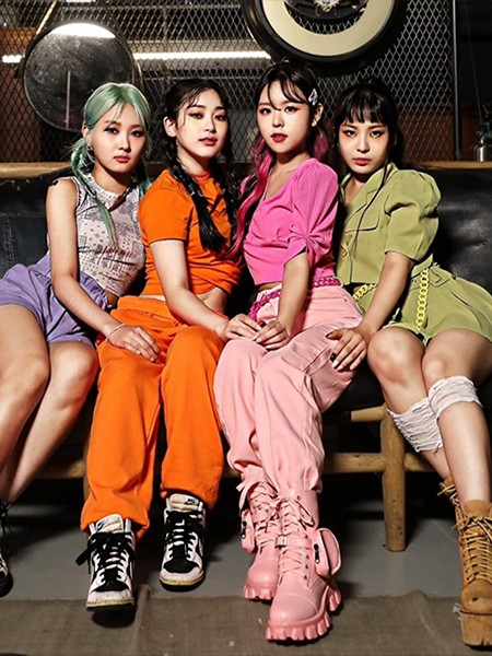 Kooky | Meet The Artist: Rookie Group We;Na